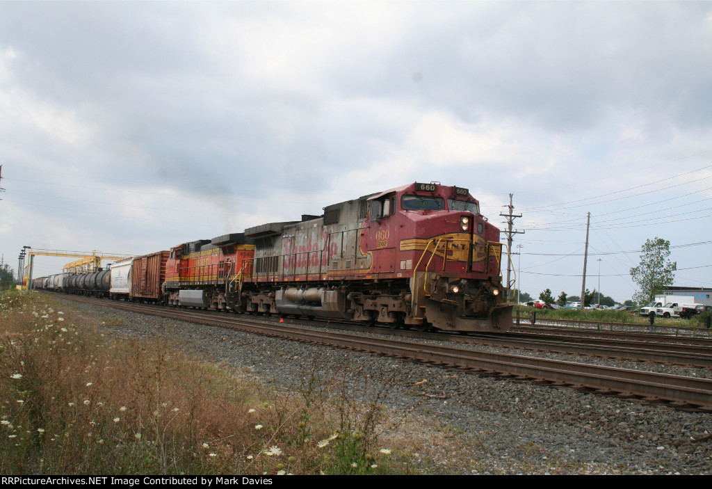 BNSF 660